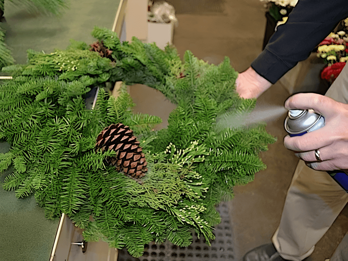 How to Care for and Maintain Your Wreath: 12 Great Tips